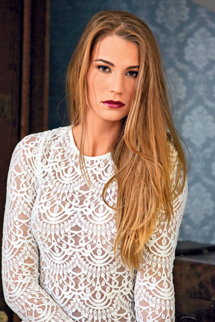 Pia Škofic po novem spet samska - Govori.se