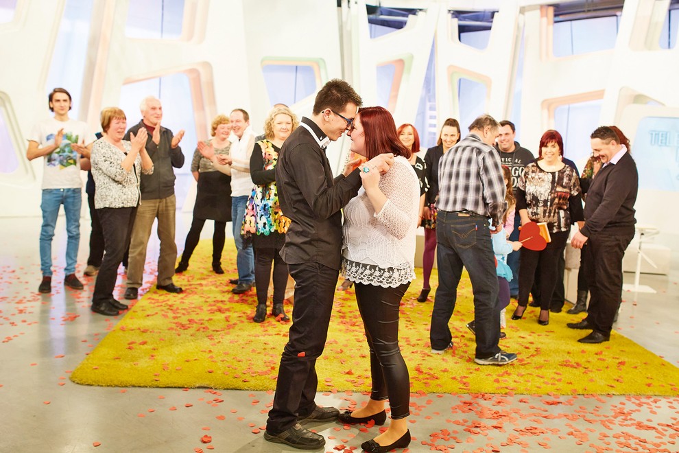 Ana Ovnič in Peter Verdnik (Televizijska poroka): Poroka že čez nekaj ...