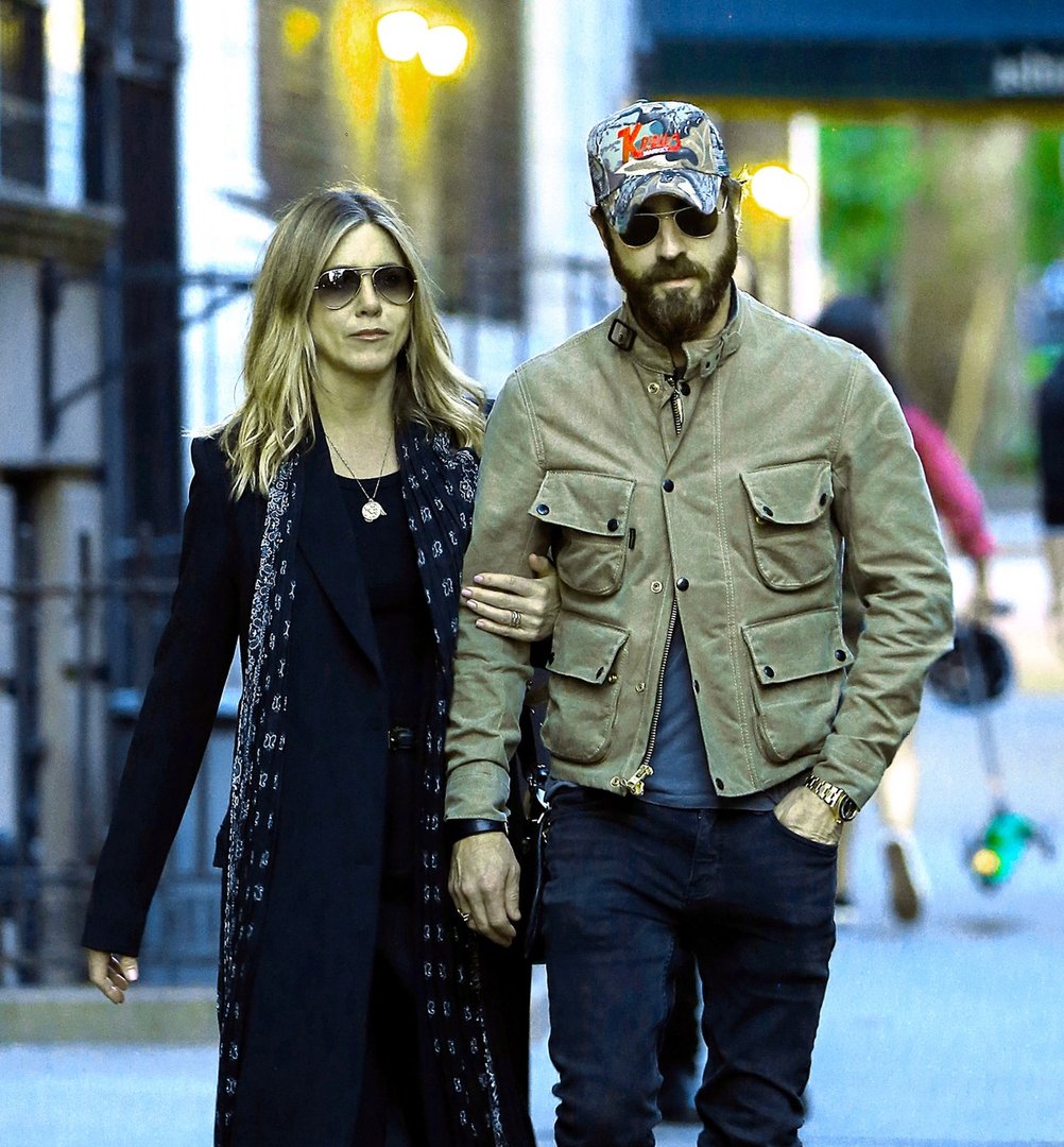 Jennifer Aniston žaluje za pokojno mamo - Govori.se