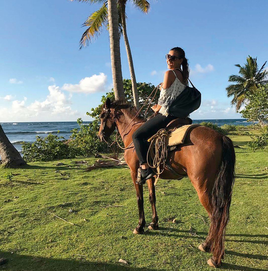 Tjaša in Rok Perko z otrokoma na potovanju - Govori.se