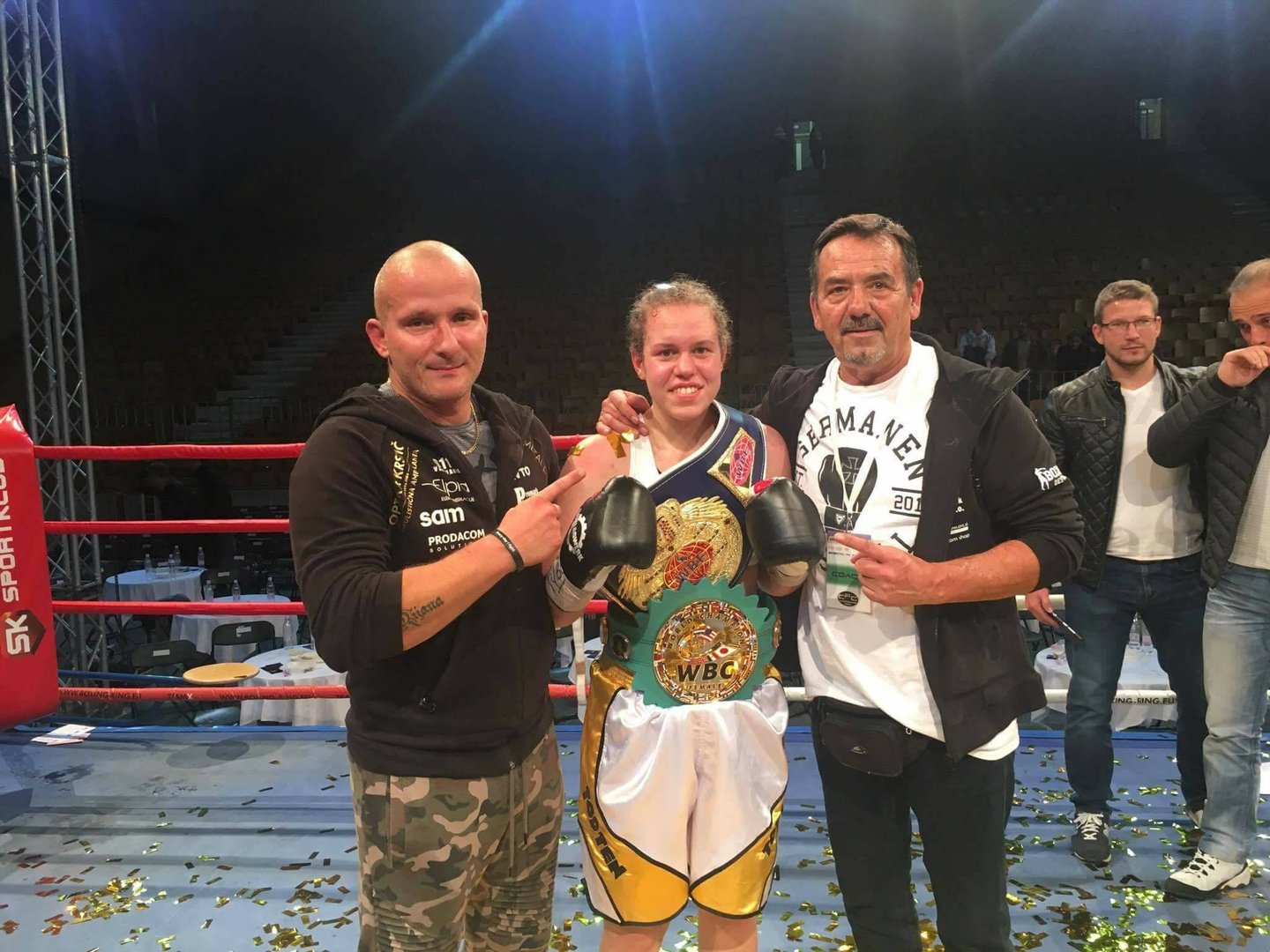 Ema 'The Princess' Kozin na CFC4 osvojila dva mednarodna naslova ...