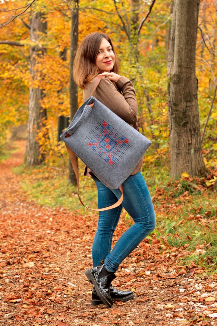 Oblikovalka Mateja Premrl tradicijo preslika v sodobni čas - Govori.se