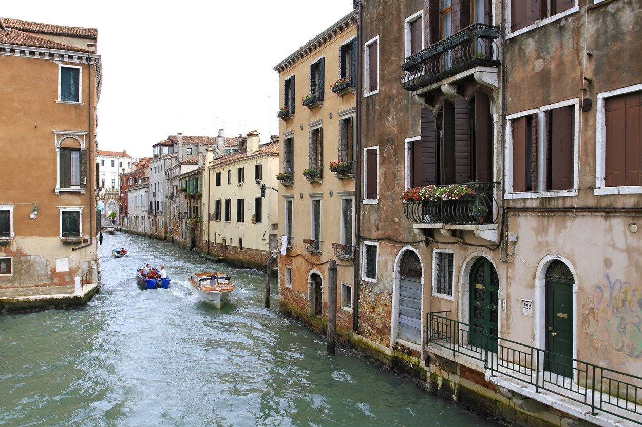 Mesta, kamor se ne bi nikoli vrnili: Turisti so naredili seznam, na ...