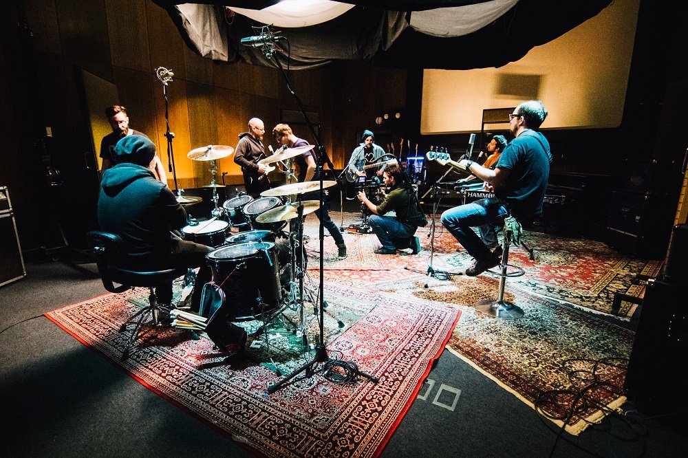 Hamo & Tribute 2 Love predstavljajo videospot za uspešnico »Ona Gre ...