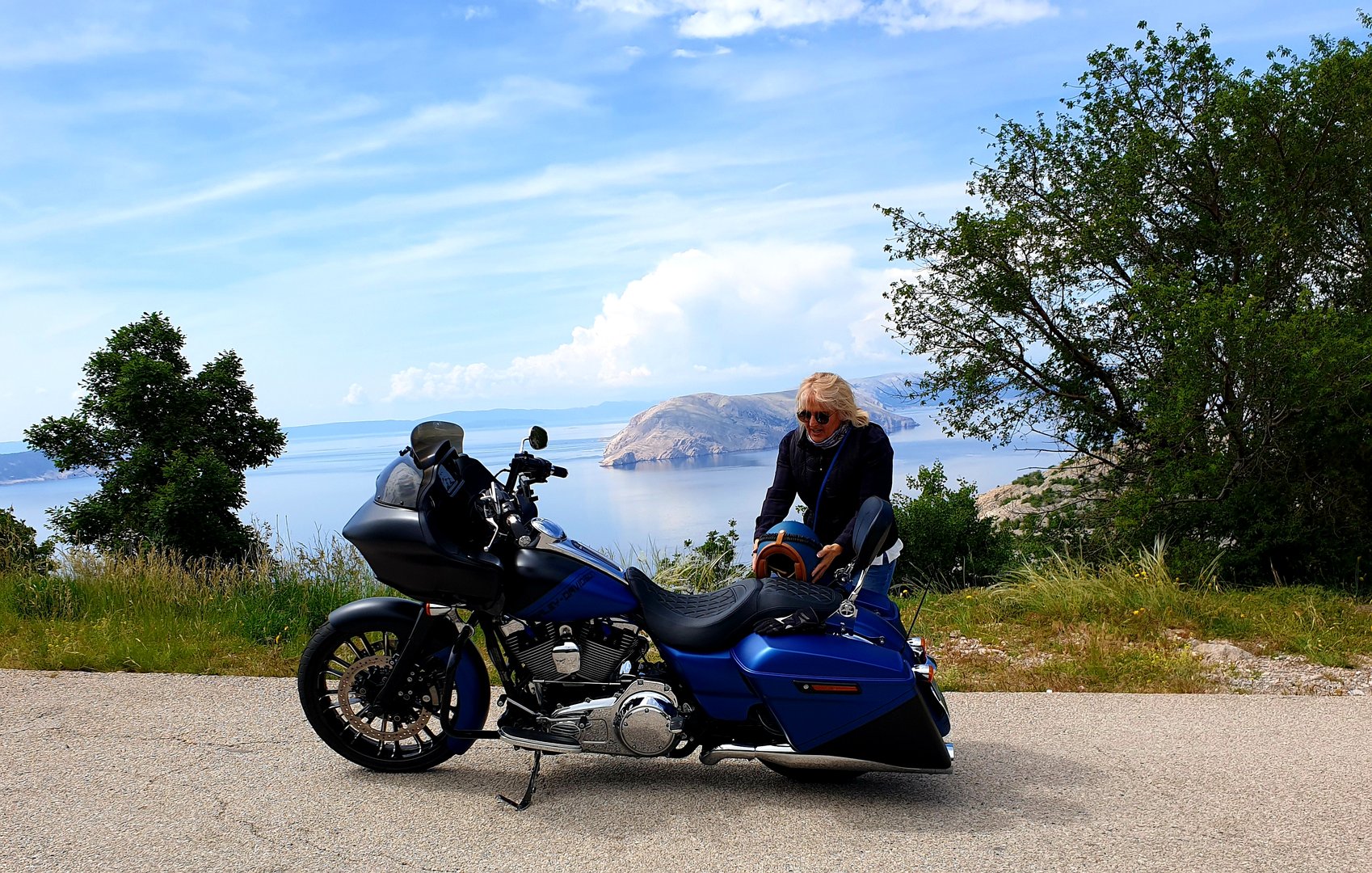 Z avtom na morje? Ah, kje pa, Alenka Godec prisega na motor - Domači ...