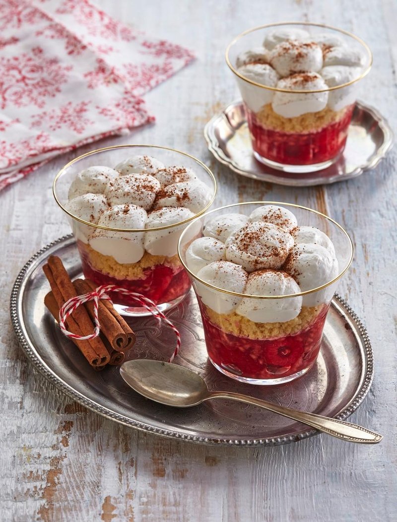 Odlična, lahka in preprosta poletna sladica: Cheesecake z malinami v ...