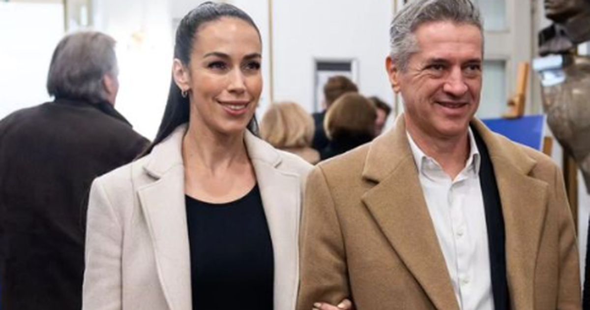 Robert Golob pokazal, kako je z njim, ob tem ga spremlja tudi njegova ...