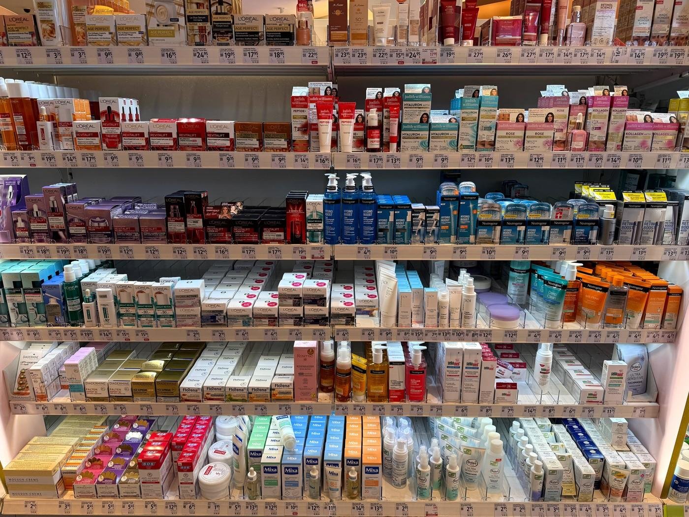 Ta pri nas znana drogerija čez noč ukinja to priljubljeno znamko na ...